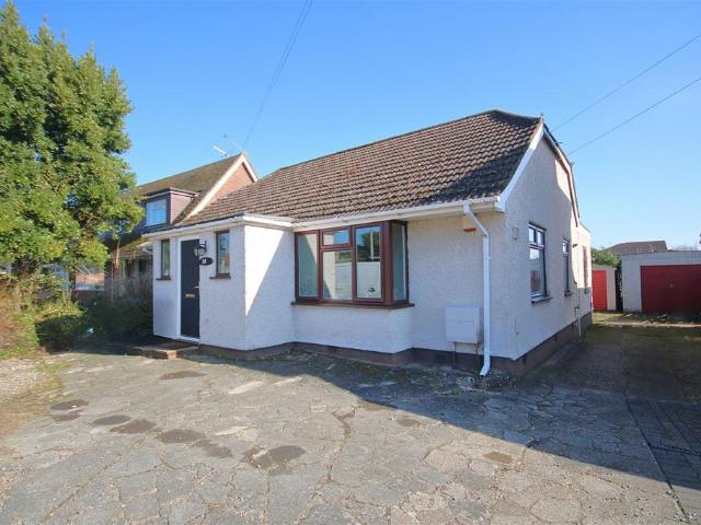 2 bedroom detached bungalow for sale