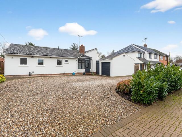 2 bedroom detached bungalow for sale