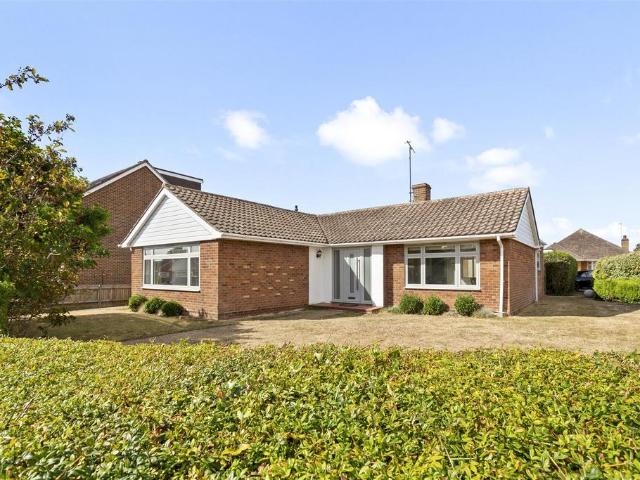2 bedroom detached bungalow for sale