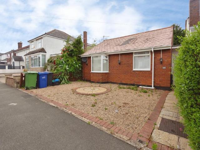 2 bedroom detached bungalow for sale