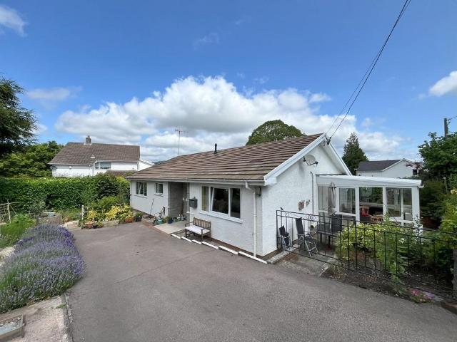 2 bedroom detached bungalow for sale