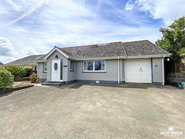 2 bedroom detached bungalow for sale