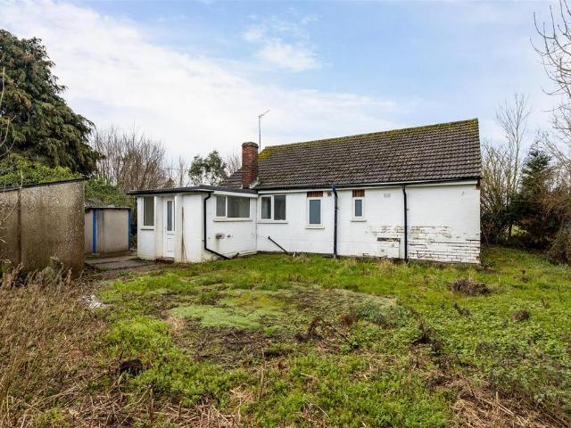 2 bedroom detached bungalow for sale