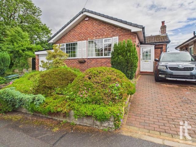 2 bedroom detached bungalow for sale