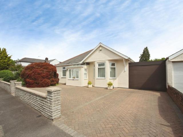2 bedroom detached bungalow for sale