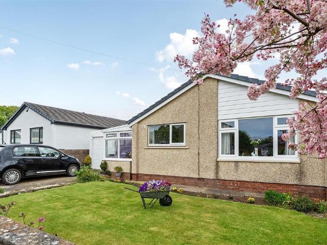 2 bedroom detached bungalow for sale