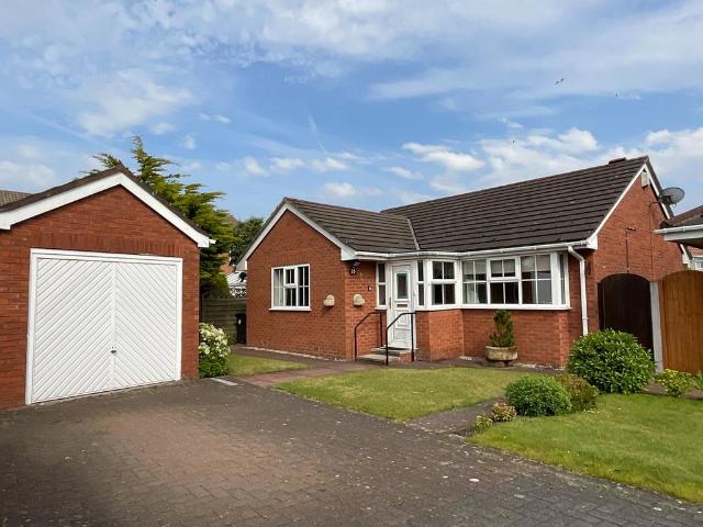2 bedroom detached bungalow for sale