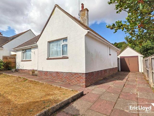2 bedroom detached bungalow for sale