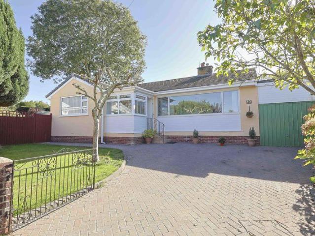 2 bedroom detached bungalow for sale