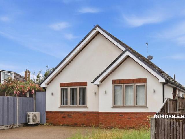 2 bedroom detached bungalow for sale