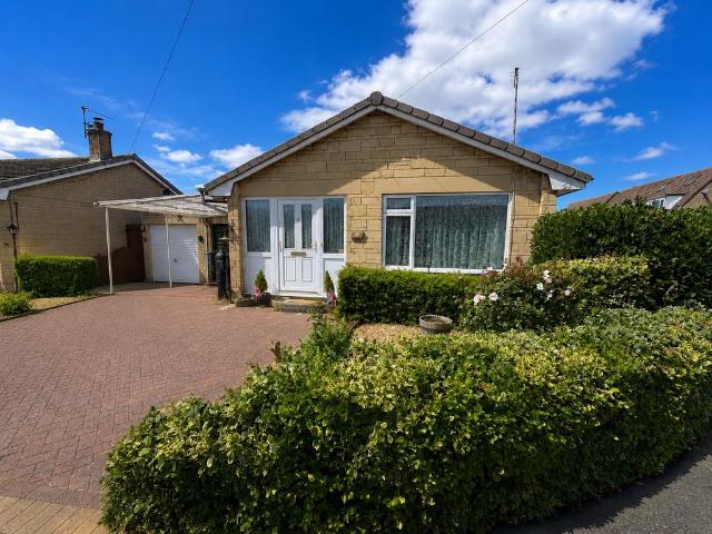 2 bedroom detached bungalow for sale