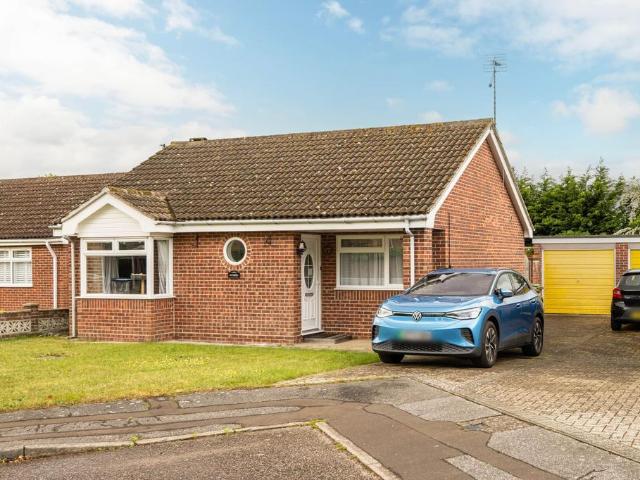 2 bedroom detached bungalow for sale
