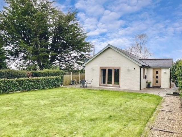 2 bedroom detached bungalow for sale