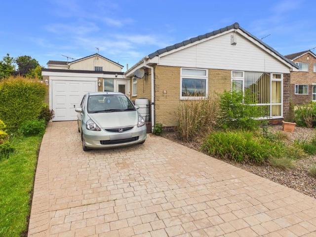 2 bedroom detached bungalow for sale