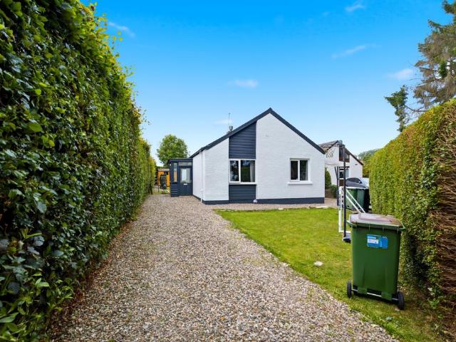 2 bedroom detached bungalow for sale