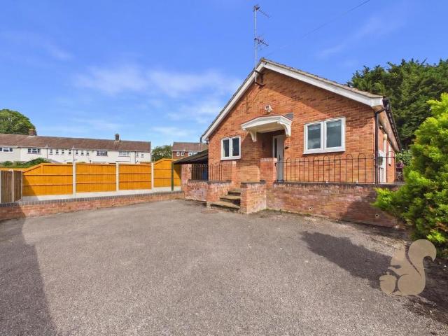 2 bedroom detached bungalow for sale