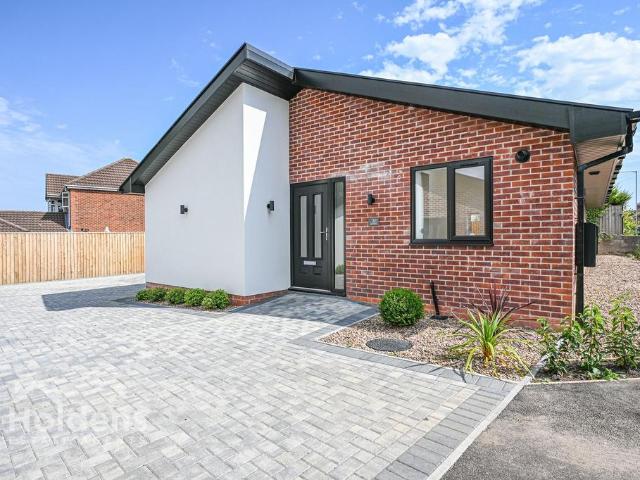 2 bedroom detached bungalow for sale