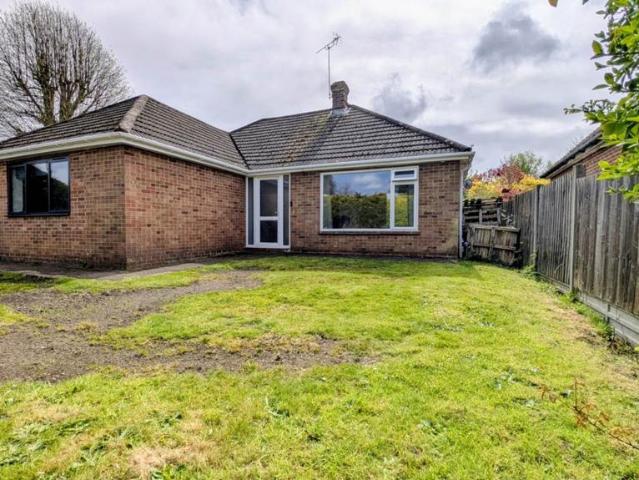 2 bedroom detached bungalow for sale