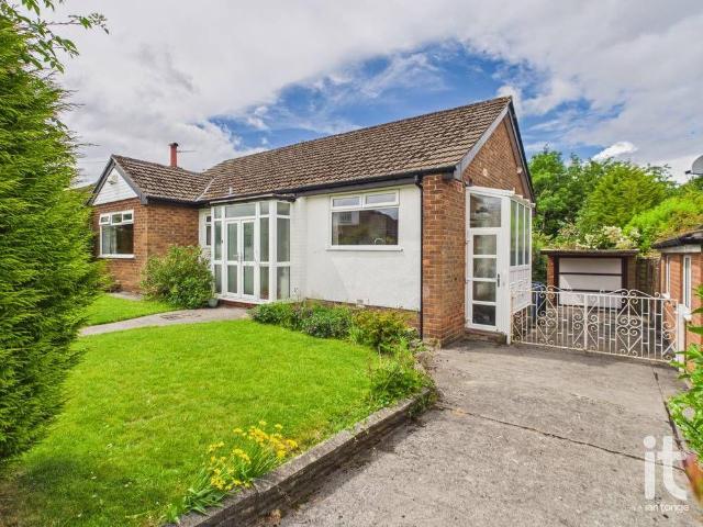 2 bedroom detached bungalow for sale