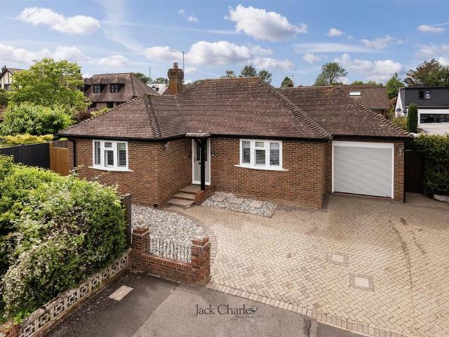 2 bedroom detached bungalow for sale