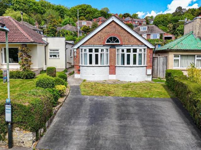 2 bedroom detached bungalow for sale