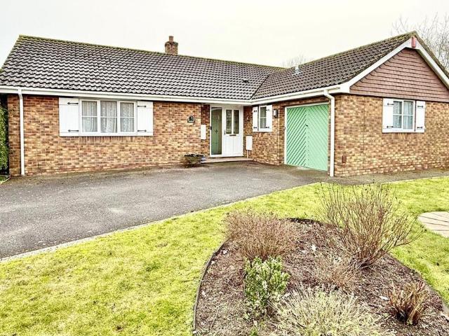 2 bedroom detached bungalow for sale