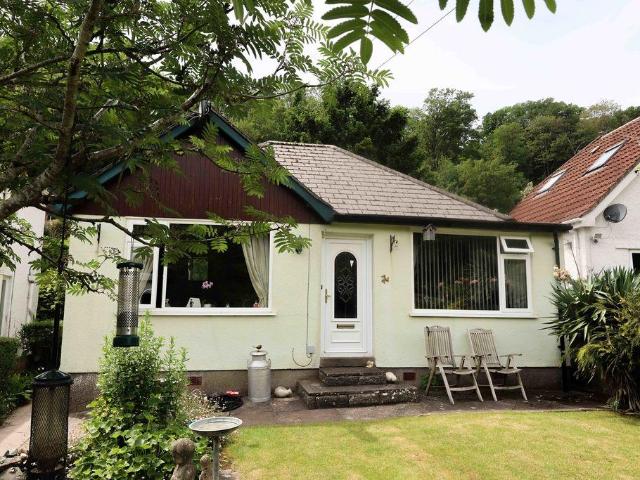 2 bedroom detached bungalow for sale