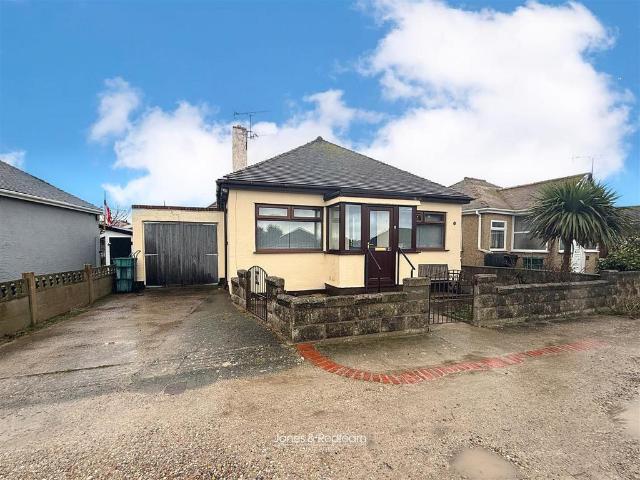 2 bedroom detached bungalow for sale