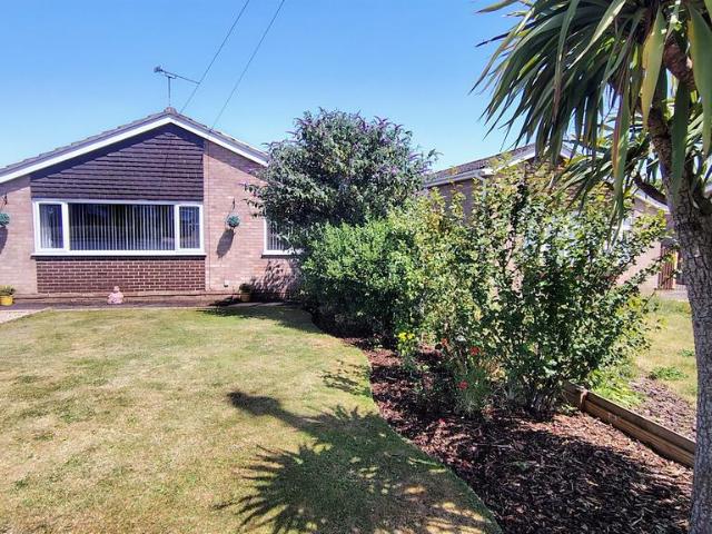 2 bedroom detached bungalow for sale