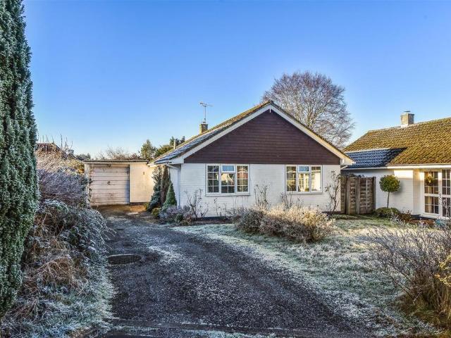 2 bedroom detached bungalow for sale