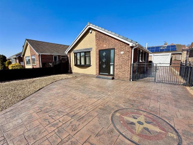 2 bedroom detached bungalow for sale