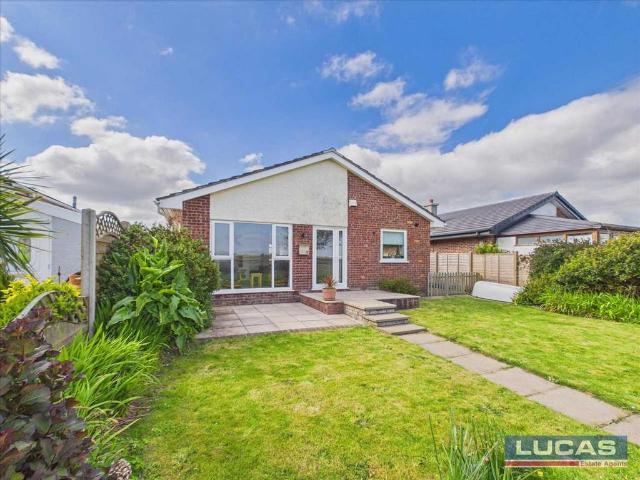 2 bedroom detached bungalow for sale