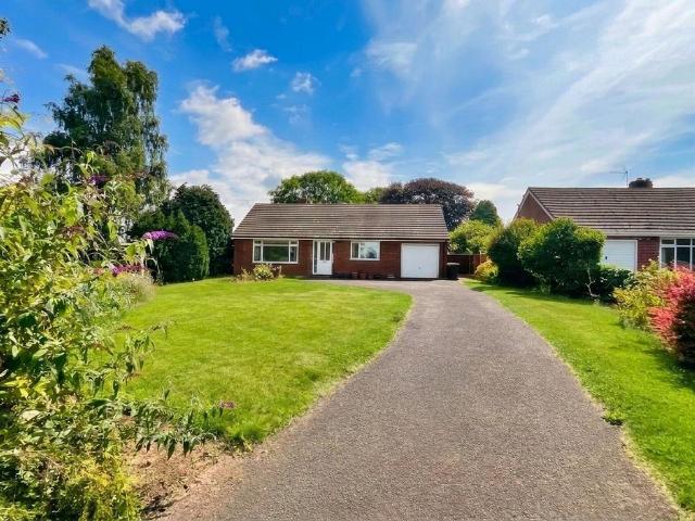 2 bedroom detached bungalow for sale