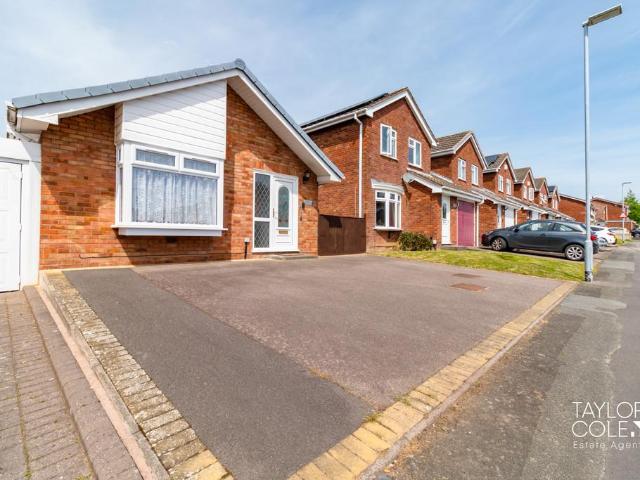 2 bedroom detached bungalow for sale