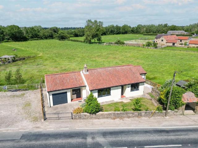 2 bedroom detached bungalow for sale