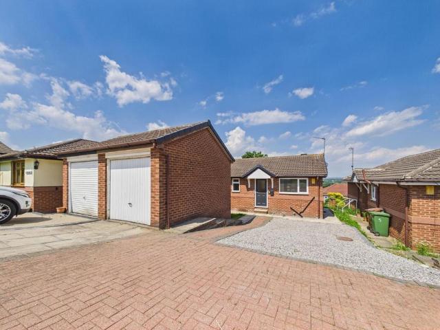 2 bedroom detached bungalow for sale