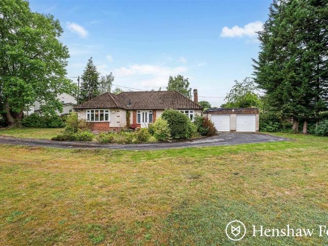 2 bedroom detached bungalow for sale