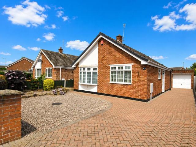 2 bedroom detached bungalow for sale