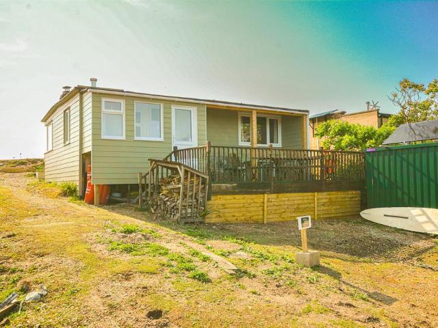 2 bedroom detached bungalow for sale