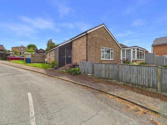 2 bedroom detached bungalow for sale