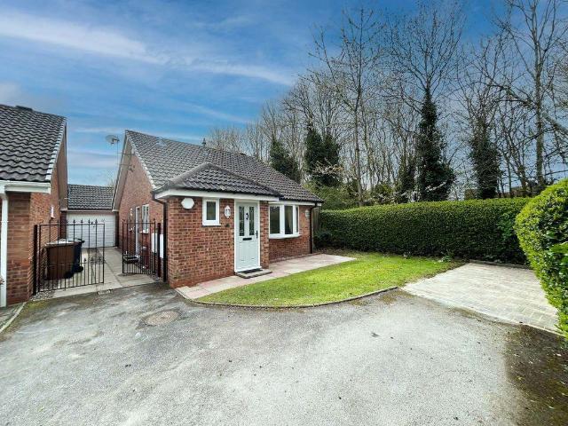 2 bedroom detached bungalow for sale