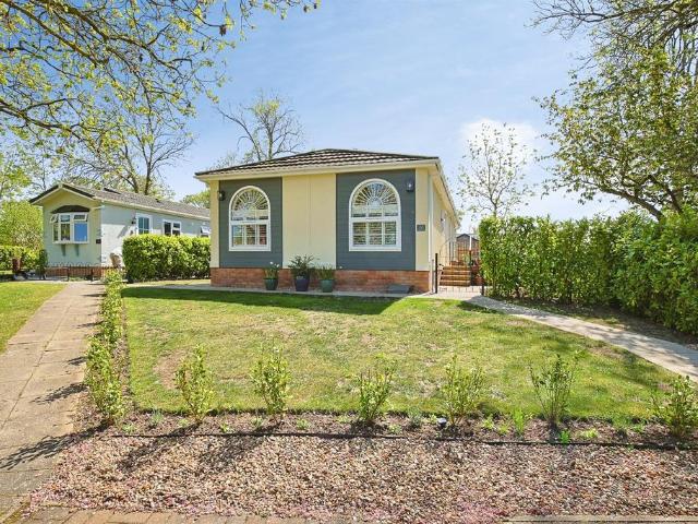 2 bedroom park home for sale