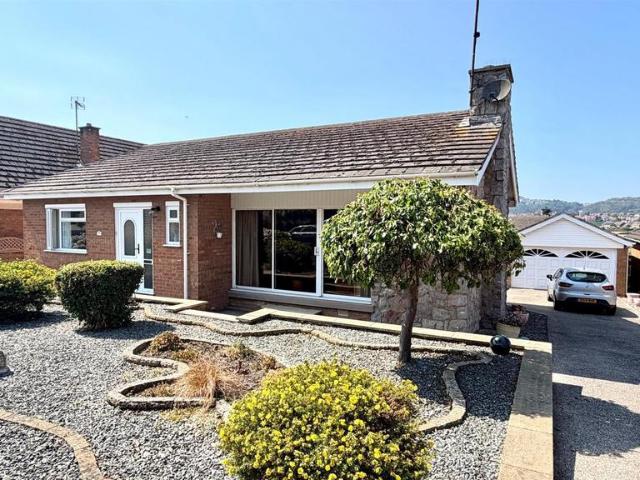 2 bedroom detached bungalow for sale