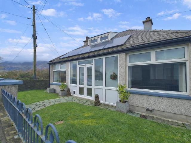 2 bedroom detached bungalow for sale