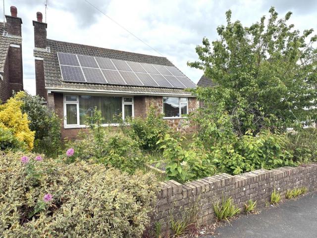 2 bedroom detached bungalow for sale