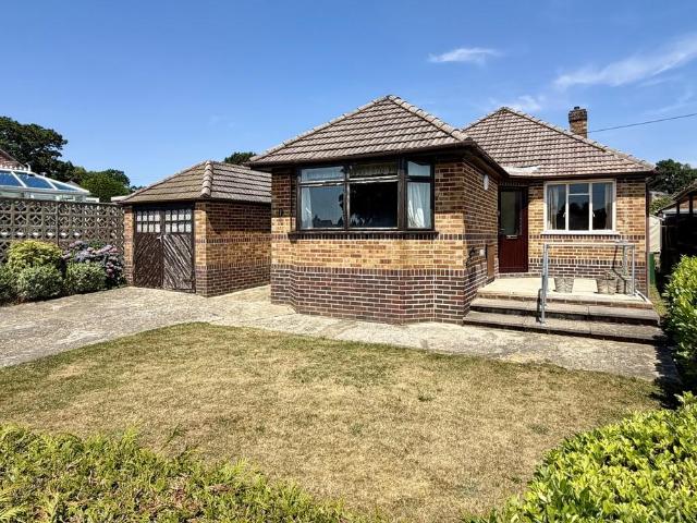 2 bedroom detached bungalow for sale