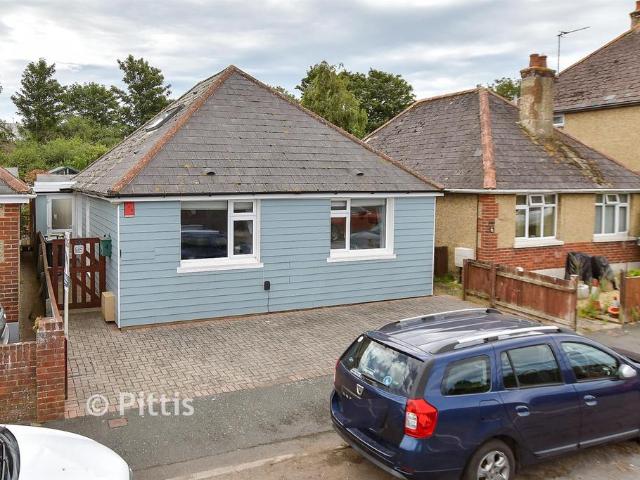 2 bedroom detached bungalow for sale