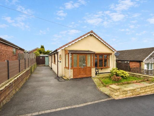 2 bedroom detached bungalow for sale