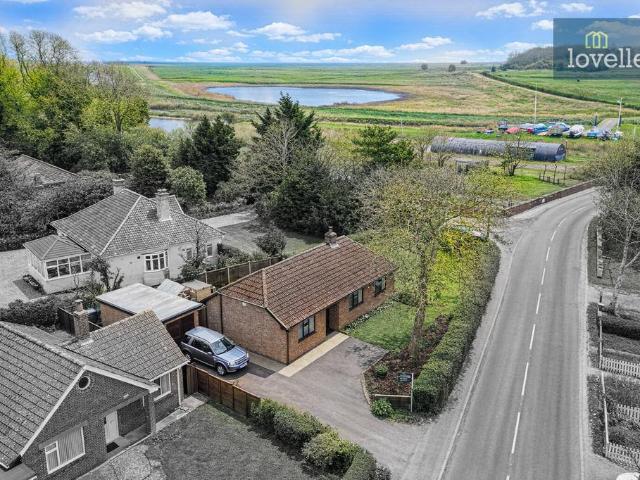 2 bedroom detached bungalow for sale