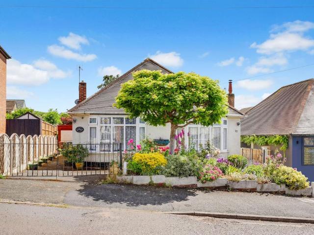 2 bedroom detached bungalow for sale